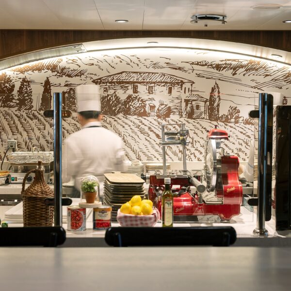 Giovanni's Italian Kitchen - Royal Caribbean - Utopia of the Seas ...